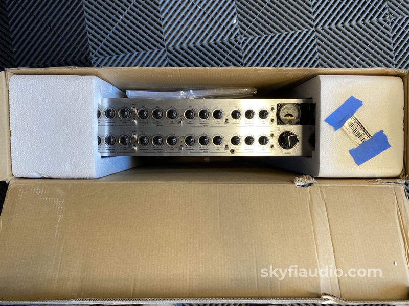 Behringer T1951 Tube Ultra-Q Equalizer - New in Box – SkyFi Audio