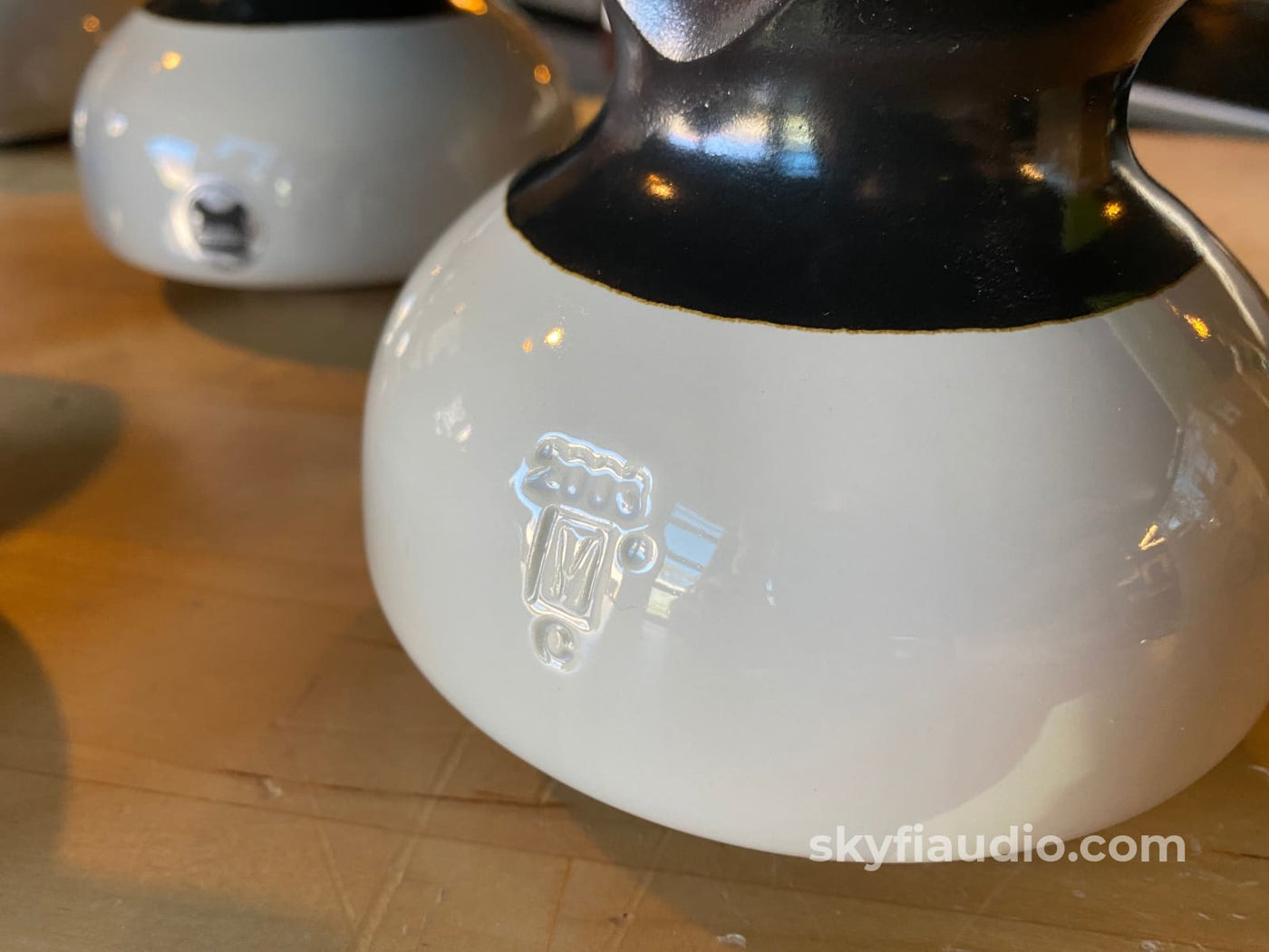 Cable Elevators PLUS+ Elevate your Speaker Cables to the Next Level