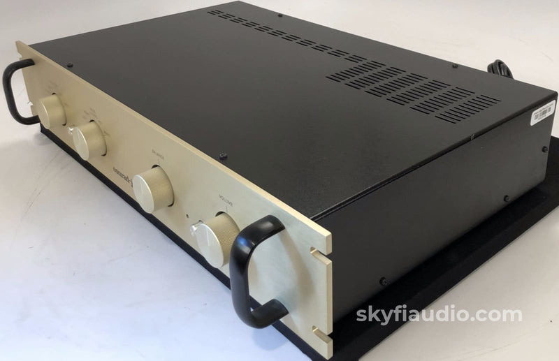 Conrad-Johnson PV8 Tube Preamp with Phono – SkyFi Audio