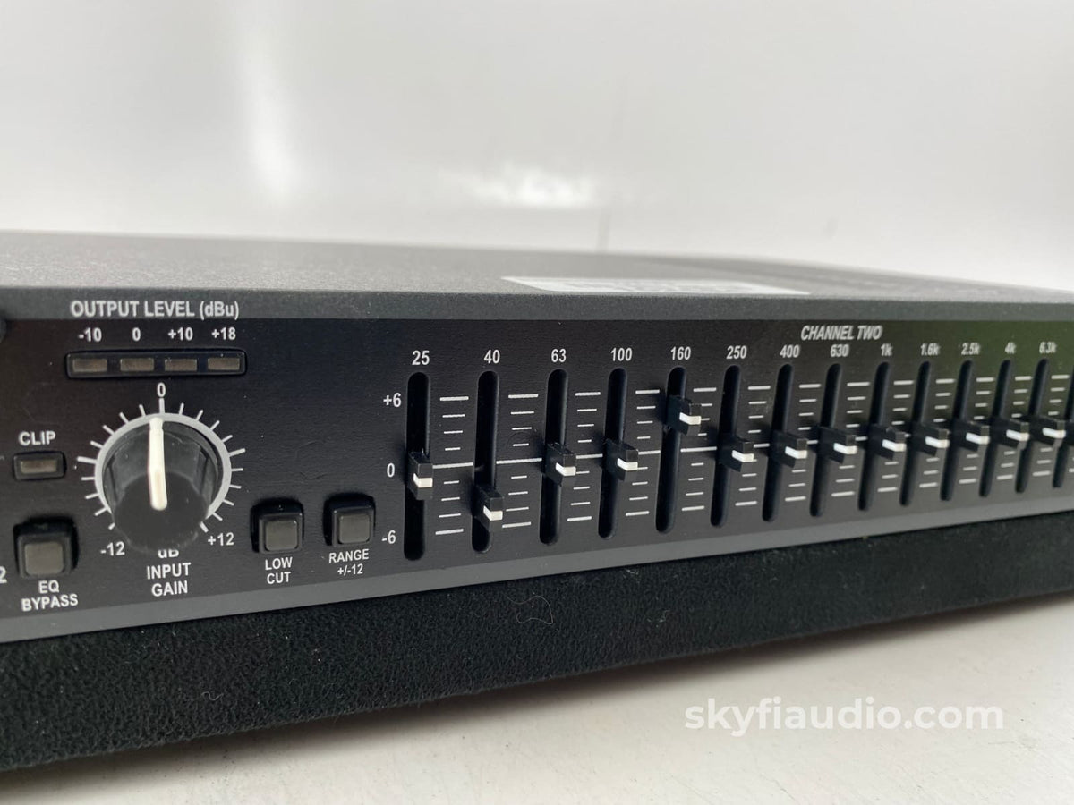 dbx 215 - Dual-Channel 15-Band Graphic Equalizer Like New In Original