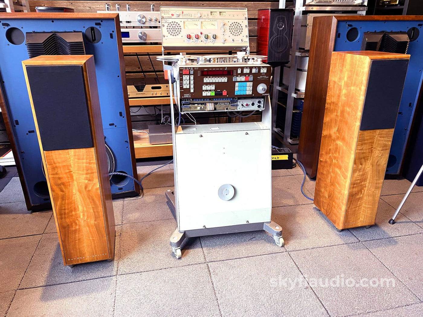 DeVore Fidelity Gibbon Super 8 Speakers, Gorgeous Walnut Finish, MADE