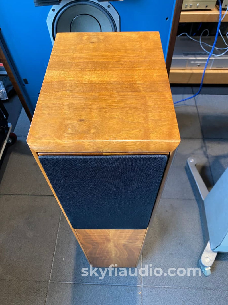 DeVore Fidelity Gibbon Super 8 Speakers, Gorgeous Walnut Finish, MADE