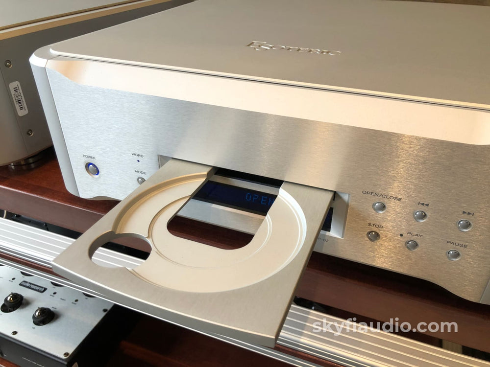 Esoteric P-02 SACD/CD Transport and D-02 DAC - Flagship Combination