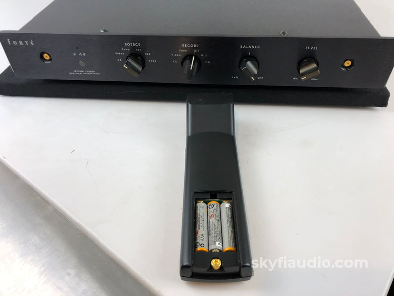 Forte F 44 Preamplifier with Remote - Rare – SkyFi Audio