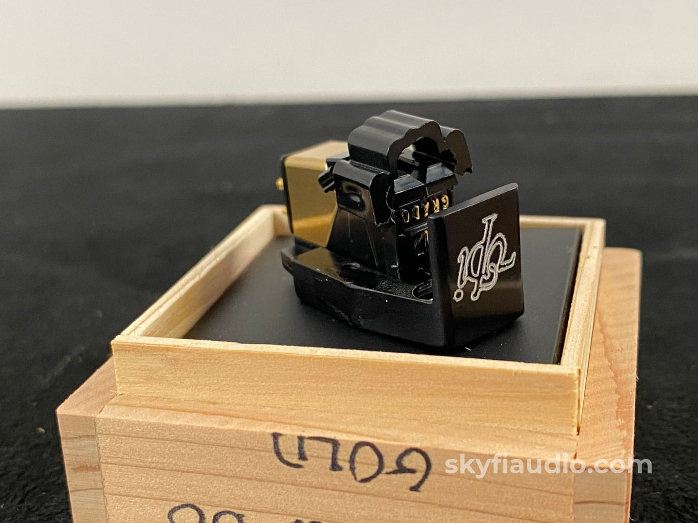 Grado Gold Phono Cartridge - Customized for VPI Tonearms - MI (Moving-