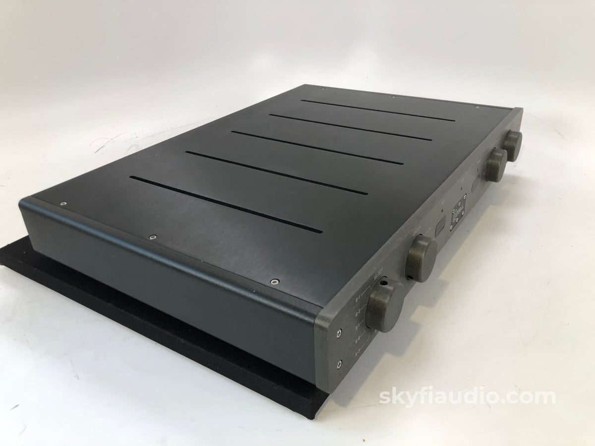 Krell KBL Analog Solid State Preamp w/External Power Supply - Stereoph