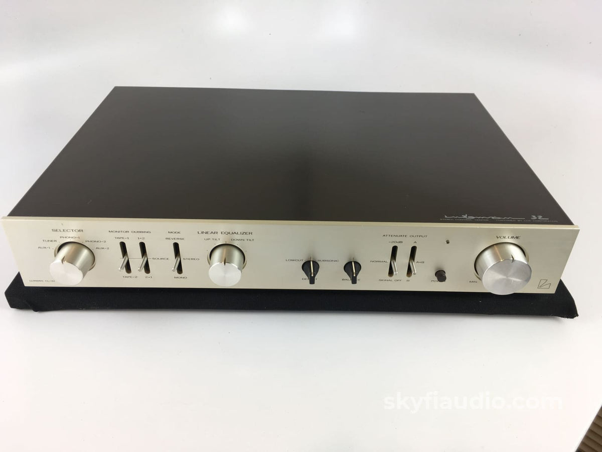 Luxman CL-32 Tube Preamp with 2 Phono Inputs