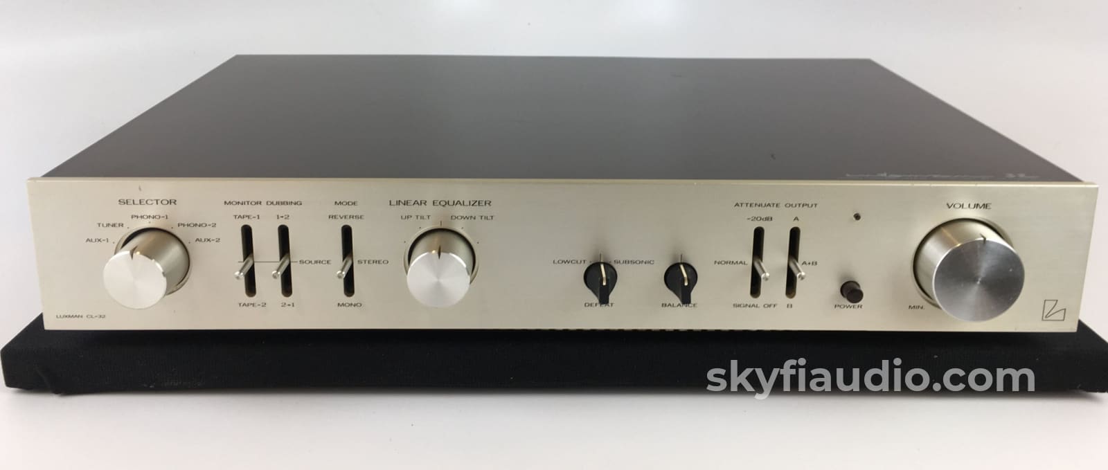 Luxman CL-32 Tube Preamp with 2 Phono Inputs