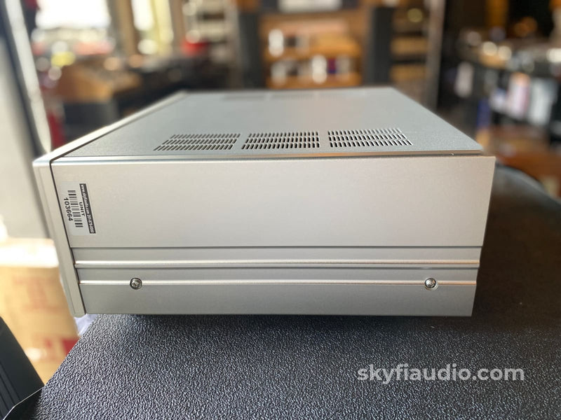 Luxman L-505u Integrated Amplifier with Phono and Meters – SkyFi Audio