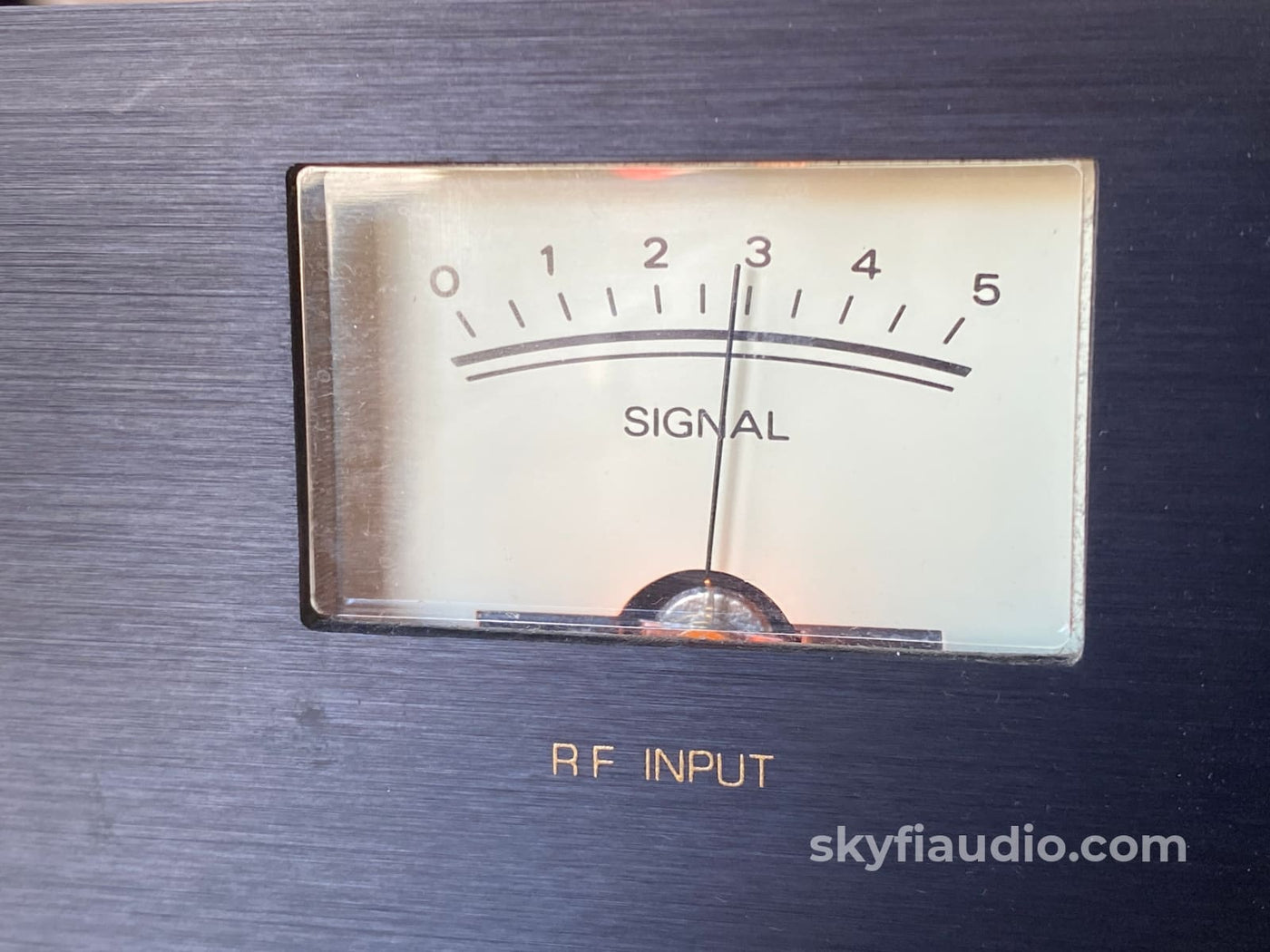 Magnum Dynalab FT-101 Digital/Analog Reference FM Tuner - SkyFi Top 5
