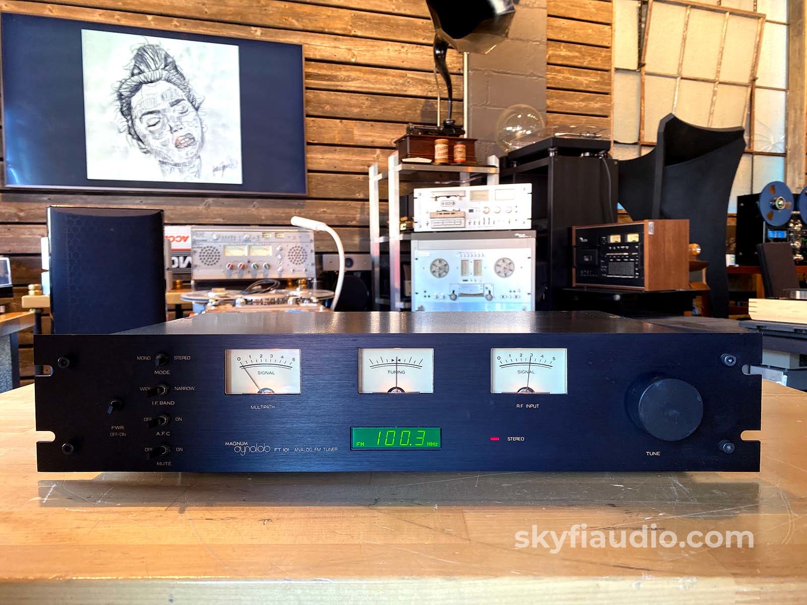 Magnum Dynalab FT-101 Digital/Analog Reference FM Tuner - SkyFi Top 5