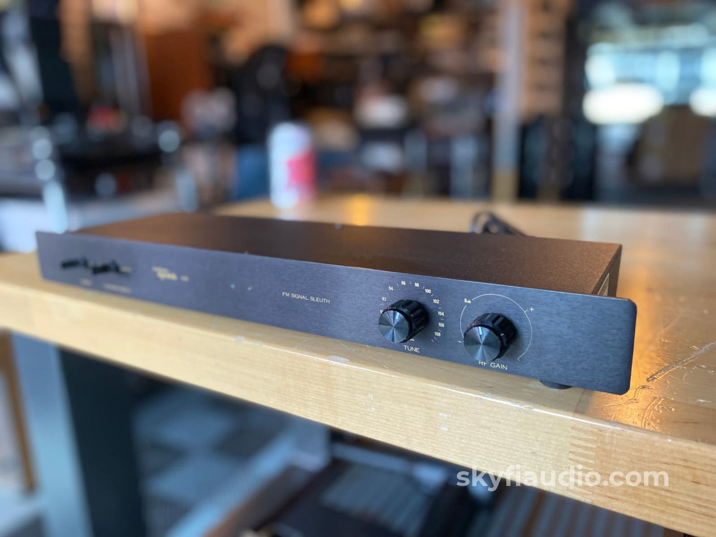 Magnum Dynalab MD 205 Signal Sleuth FM Amplifier