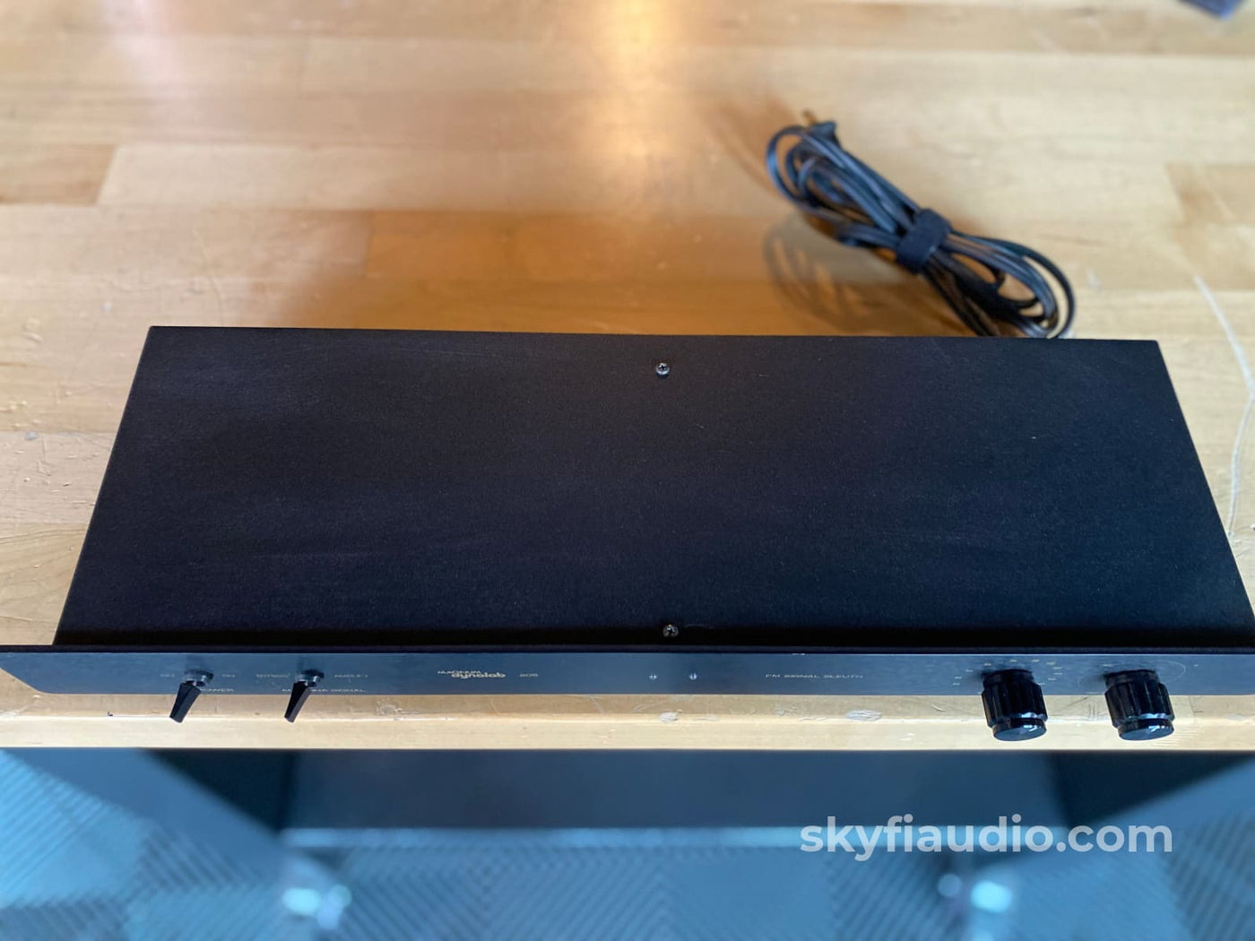 Magnum Dynalab MD 205 Signal Sleuth FM Amplifier