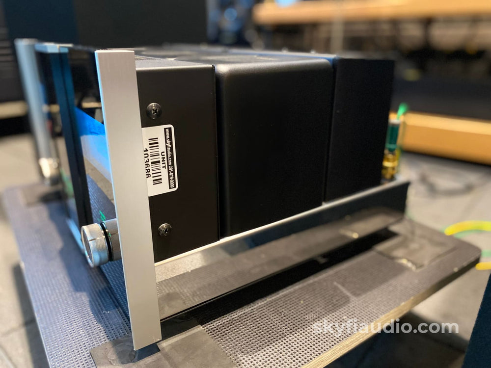 McIntosh MC252 Solid State Amplifier With 250WPC