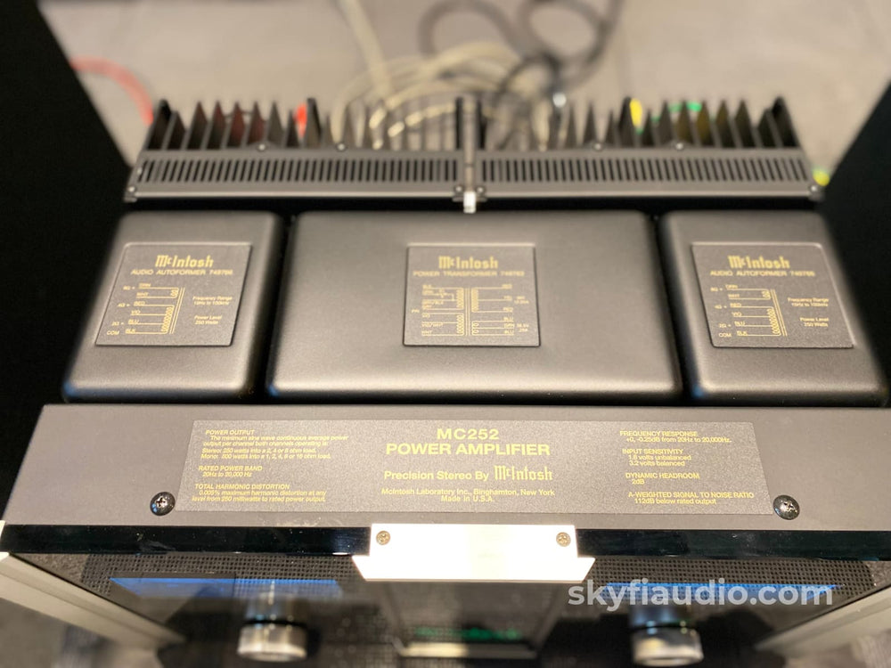 McIntosh MC252 Solid State Amplifier With 250WPC