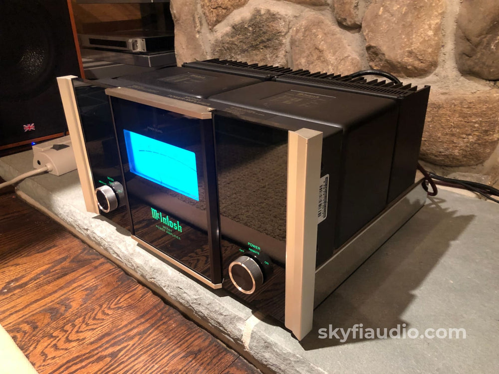 McIntosh MC501 Monoblock Amplifiers 500W! Includes McIntosh Boxes
