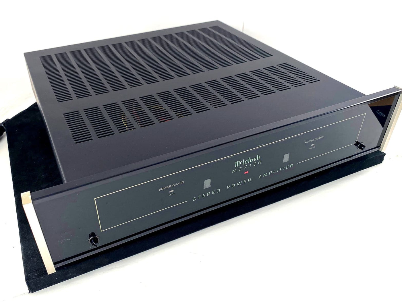 McIntosh MC7100 - Compact Yet Powerful Stereo Amplifier