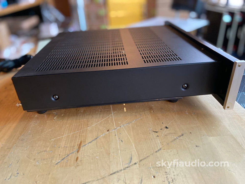 McIntosh MC7100 - Compact Yet Powerful Stereo Power Amplifier