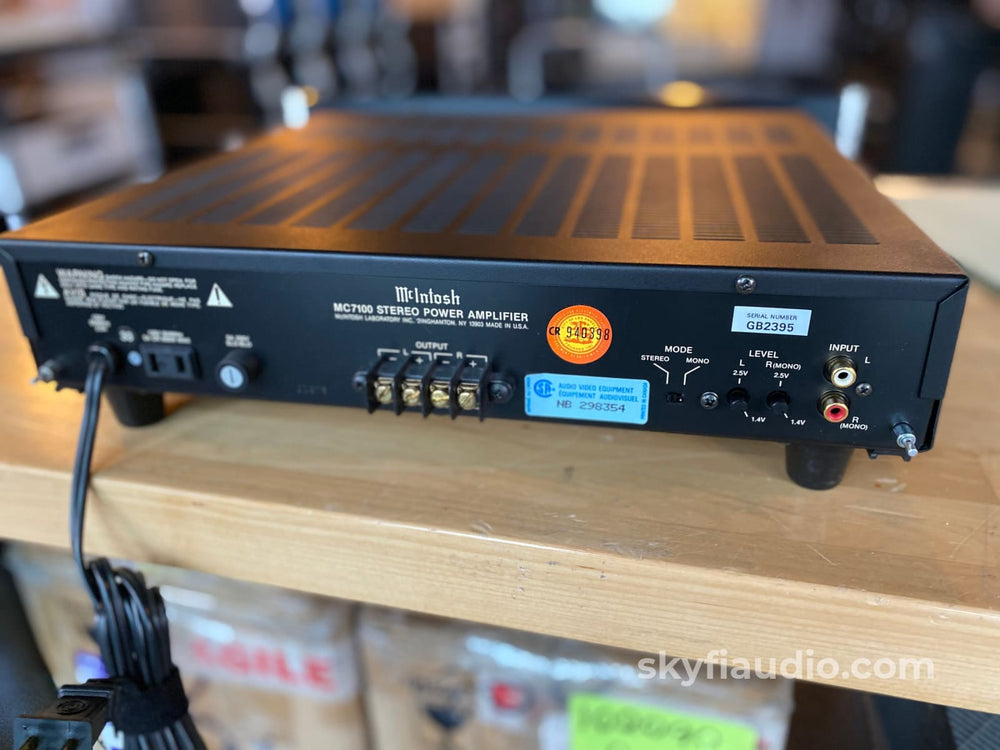 McIntosh MC7100 - Compact Yet Powerful Stereo Power Amplifier