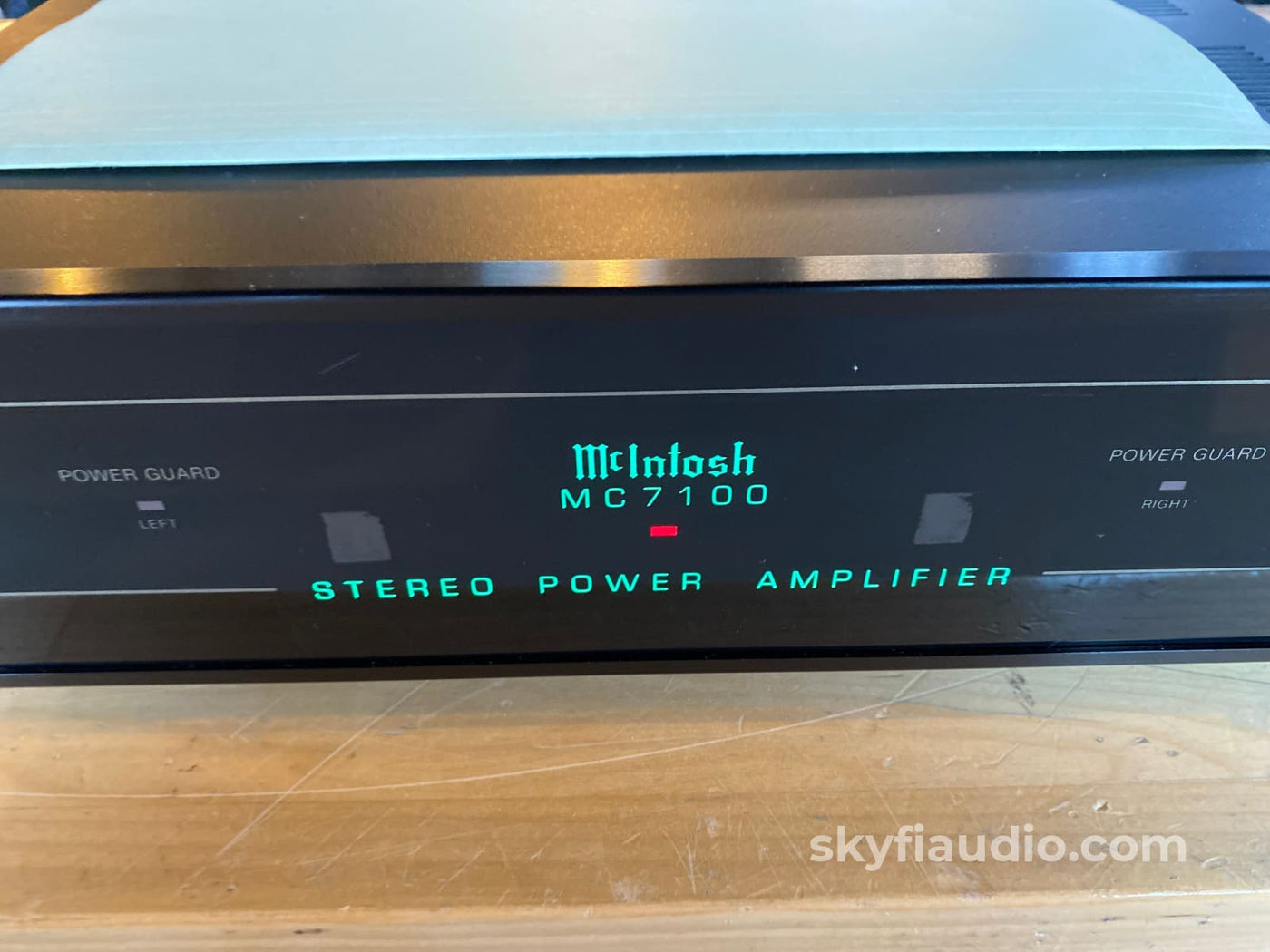 McIntosh MC7100 - Compact Yet Powerful Stereo Power Amplifier