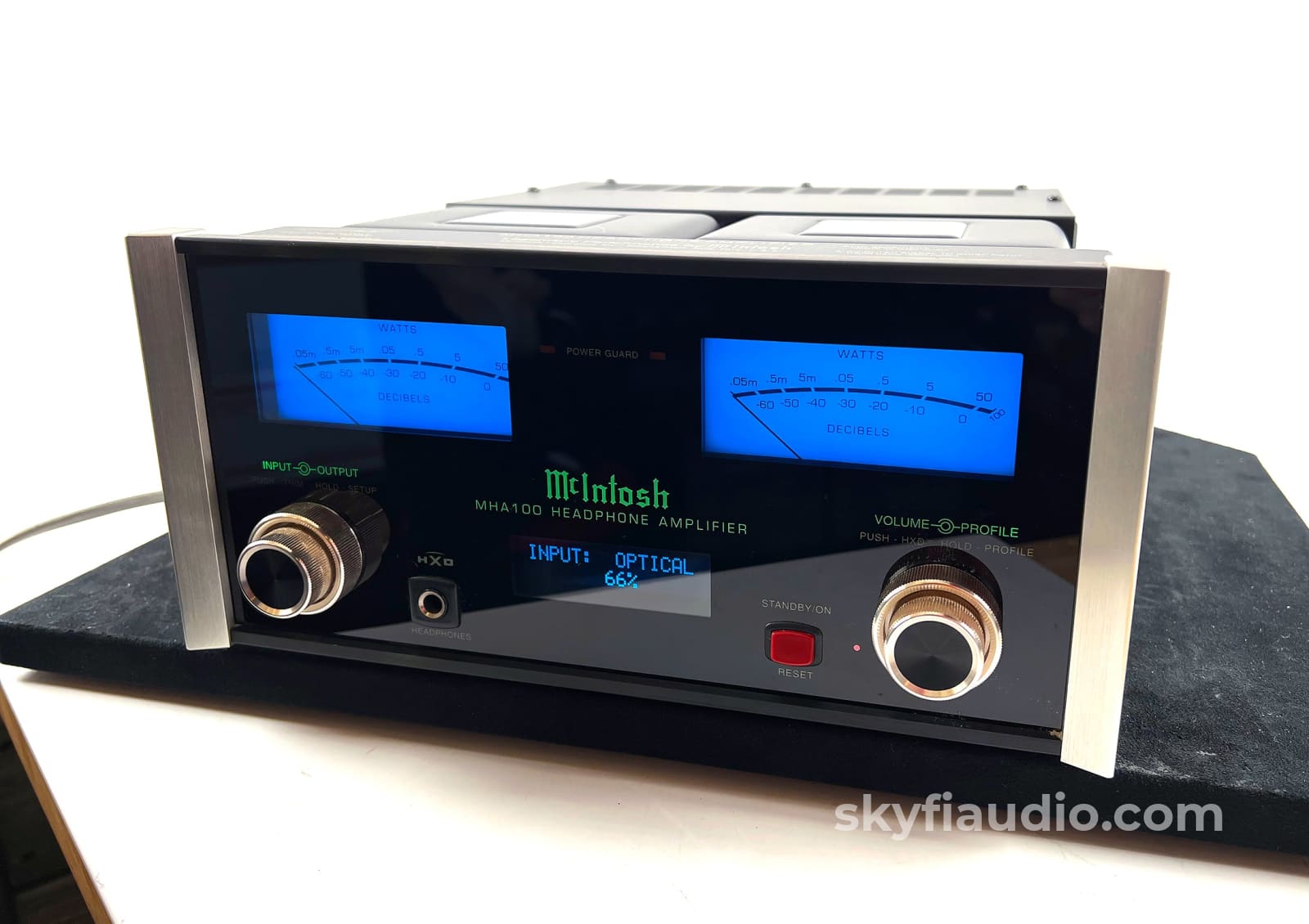 McIntosh MHA100 Integrated Amplifier For Headphones Or Speakers
