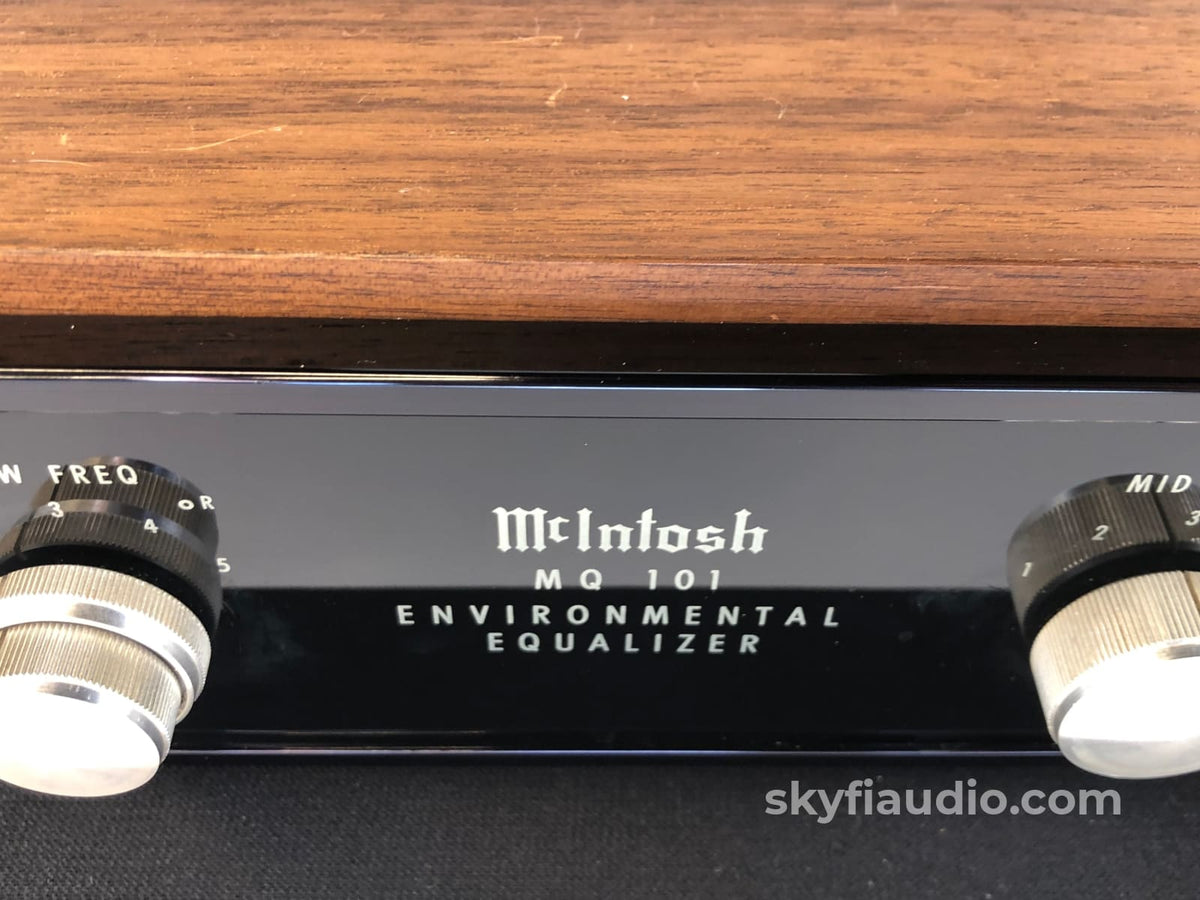 McIntosh MQ-101 Environmental Equalizer in Wood Case