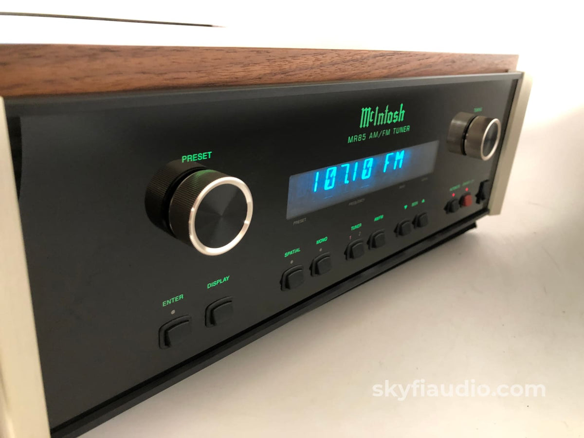 McIntosh MR85 AM/FM Tuner in Custom Walnut Wood Case
