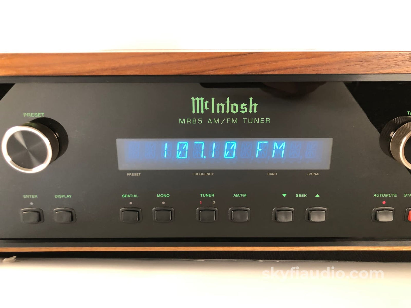 McIntosh MR85 AM/FM Tuner in Custom Walnut Wood Case