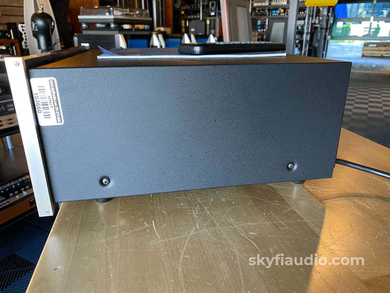 McIntosh MX130 Preamp/Processor With Tuner And Phono – SkyFi Audio