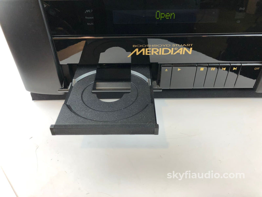 Meridian 800 Reference DVD/CD Player with HDMI, Version V4 (Upgraded)