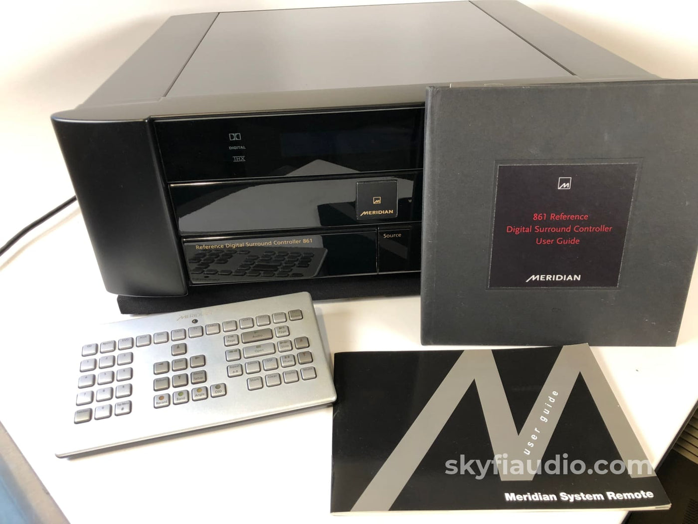 Meridian 861 v6 Reference Digital Surround Controller and Processor