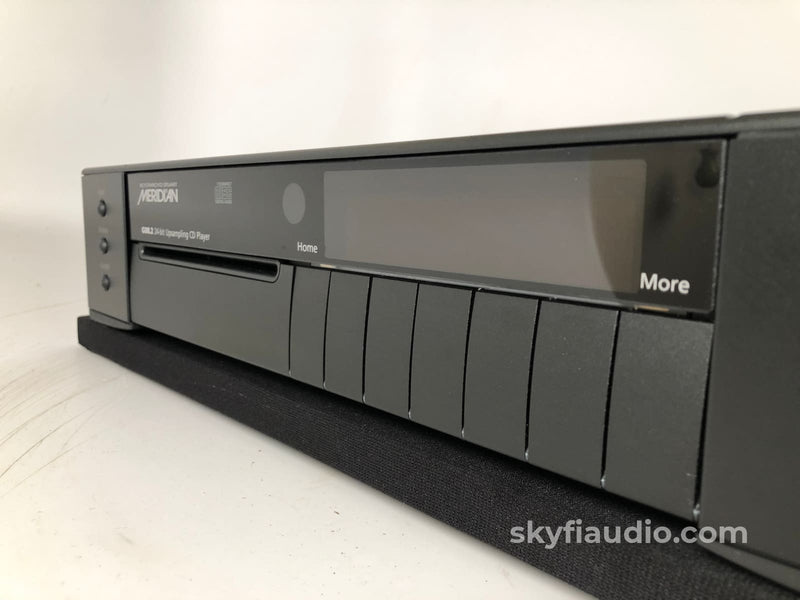 Meridian G08.2 - 24-Bit Upsampling CD Player with Dual Remotes