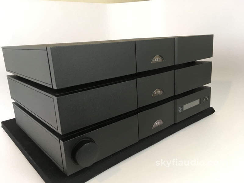 Naim Audio av2 Analog & Digital Surround Processor / Preamp