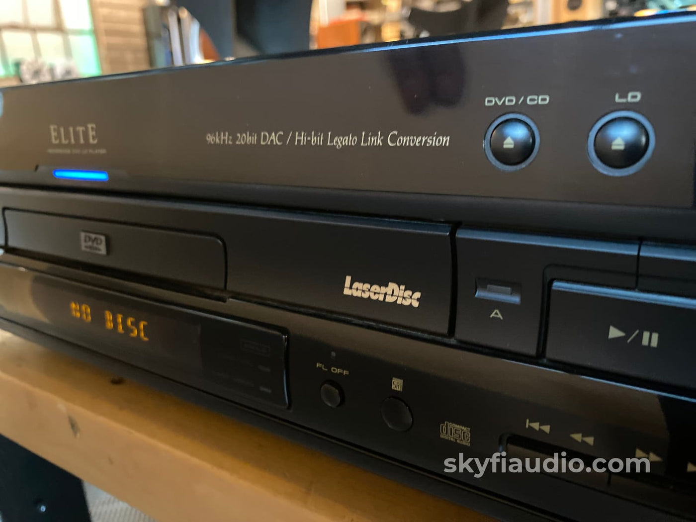 Pioneer Elite DVL-90 LaserDisc, CD, and DVD Player