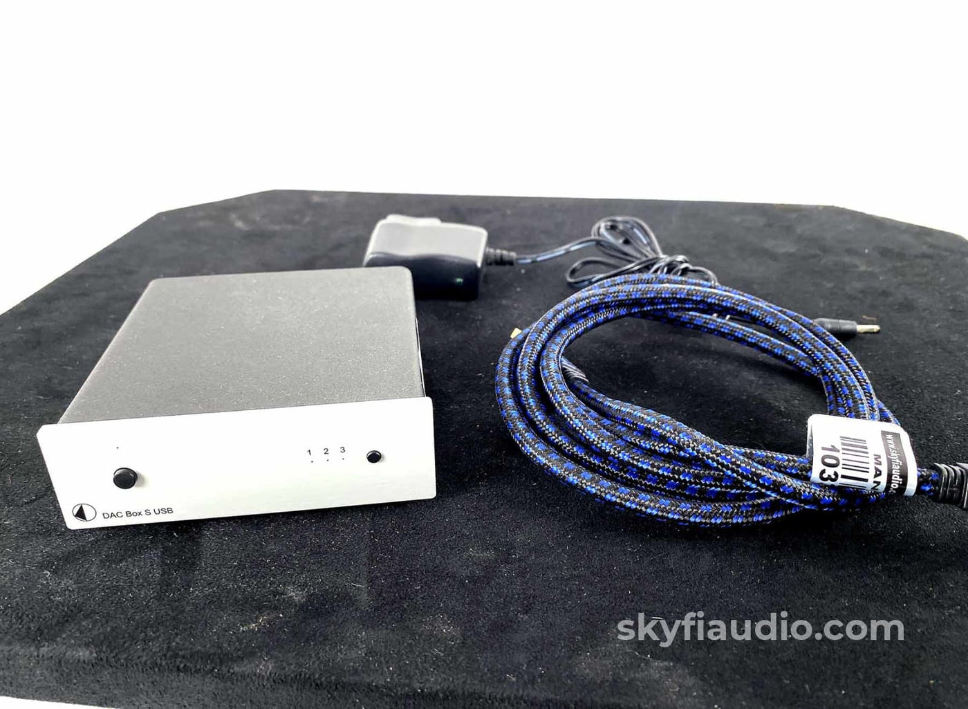 Pro-Ject DAC Box S USB - Includes Upgraded Pangea USB Cable