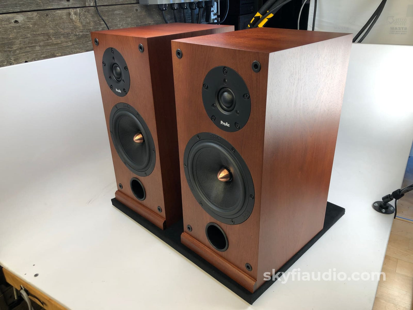 ProAc Response D Two - Bookshelf or Stand Mounted Speakers