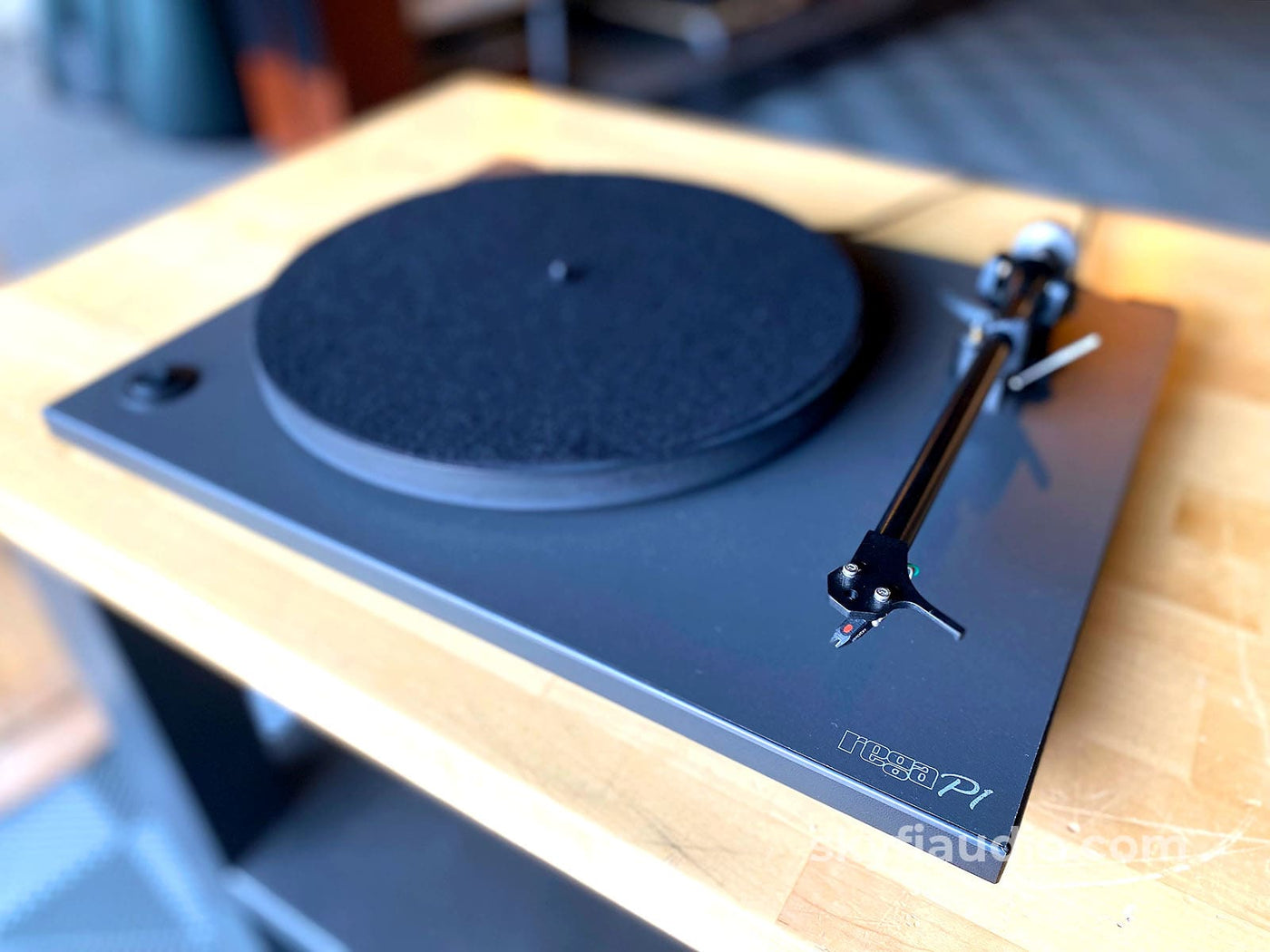 Rega Planar 1 (P1) Turntable Fitted With Ortofon Cartridge