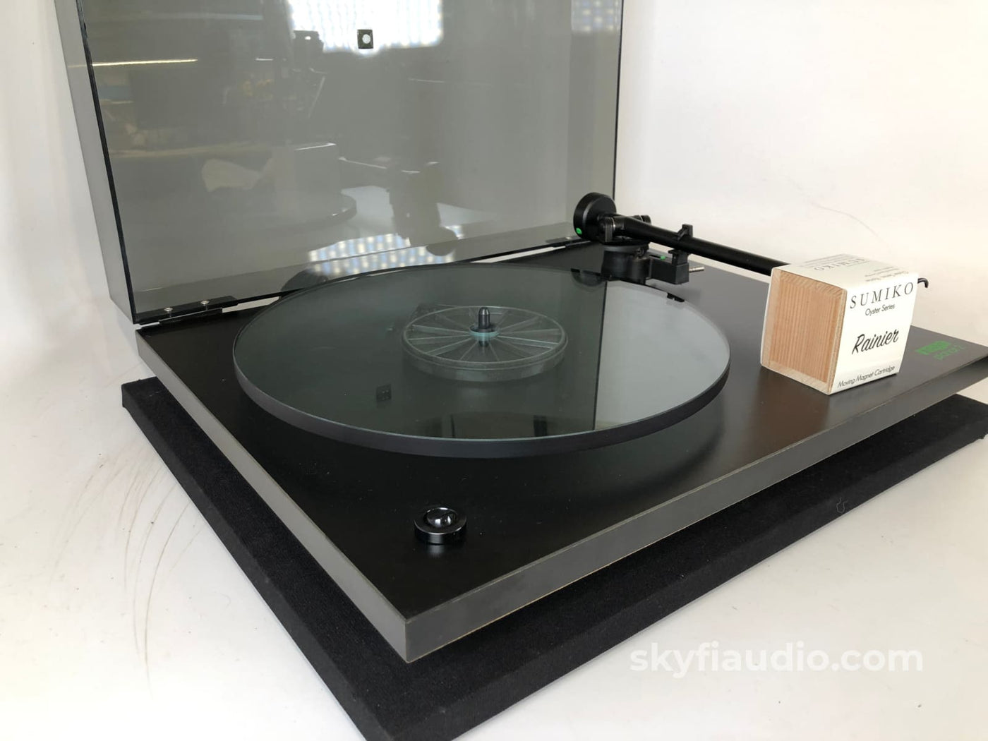 Rega Planar 2 (P2) Vintage Turntable with New Sumiko Cartridge