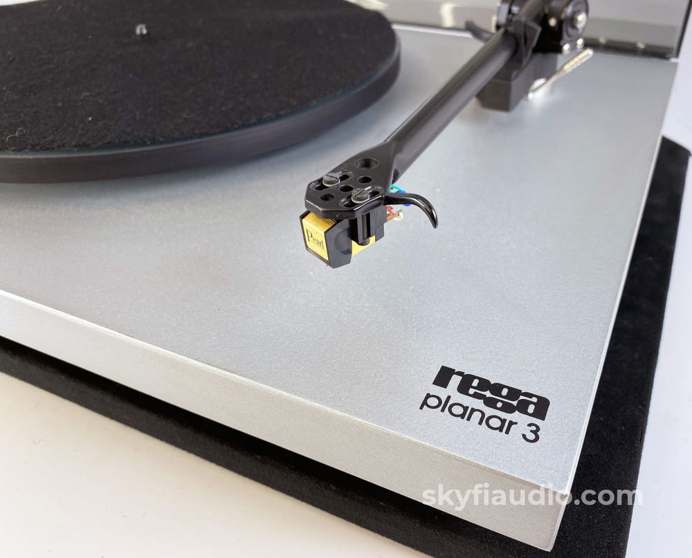 Rega Planar 3 (P3) Iconic Manual Turntable with Sumiko Cartridge