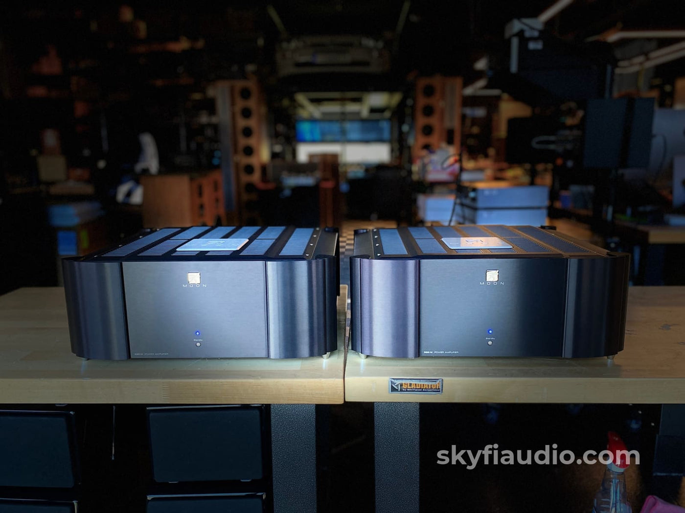 Simaudio MOON Evolution 880M Mono Flagship Power Amplifiers - Tested a