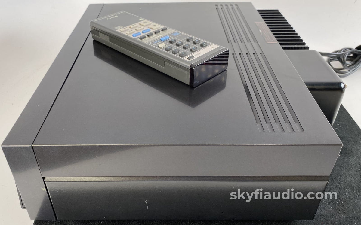 Sony CDP-101 World's FIRST CD Player - A Piece of Audio History and Wo