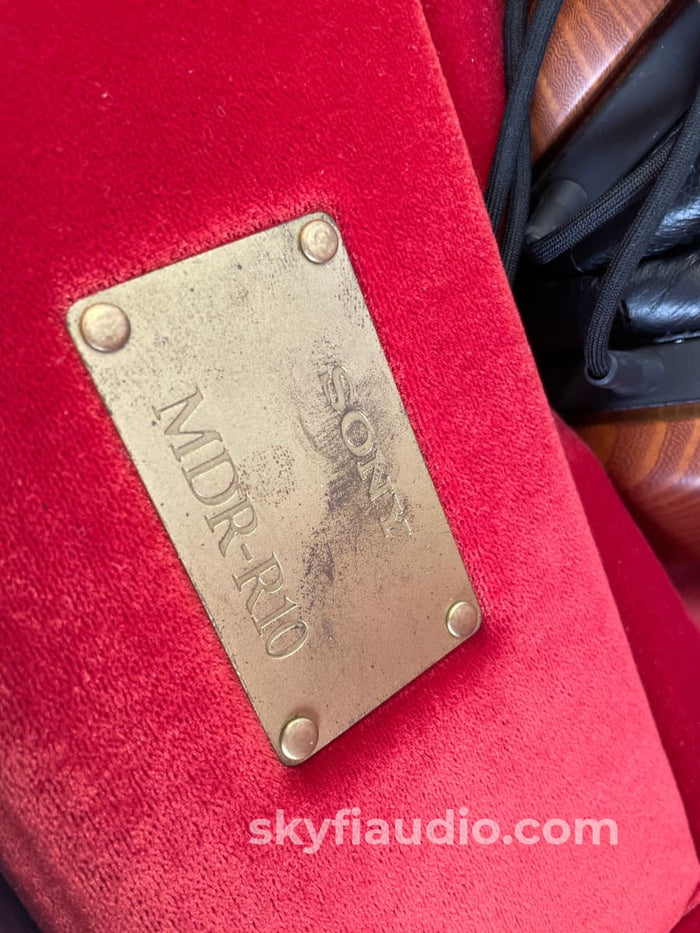 Sony MDR-R10 Flagship Headphones - Super Rare and Collectible - World'