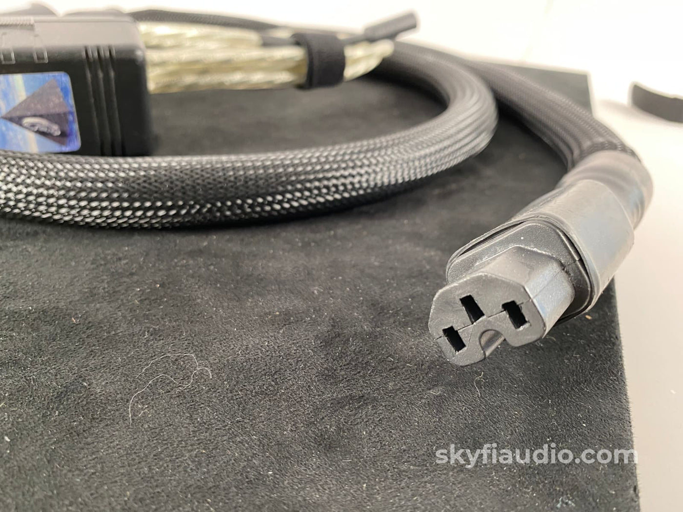 Synergistic Research - Tesla T2 Power Cable With Power Supply - 5FT