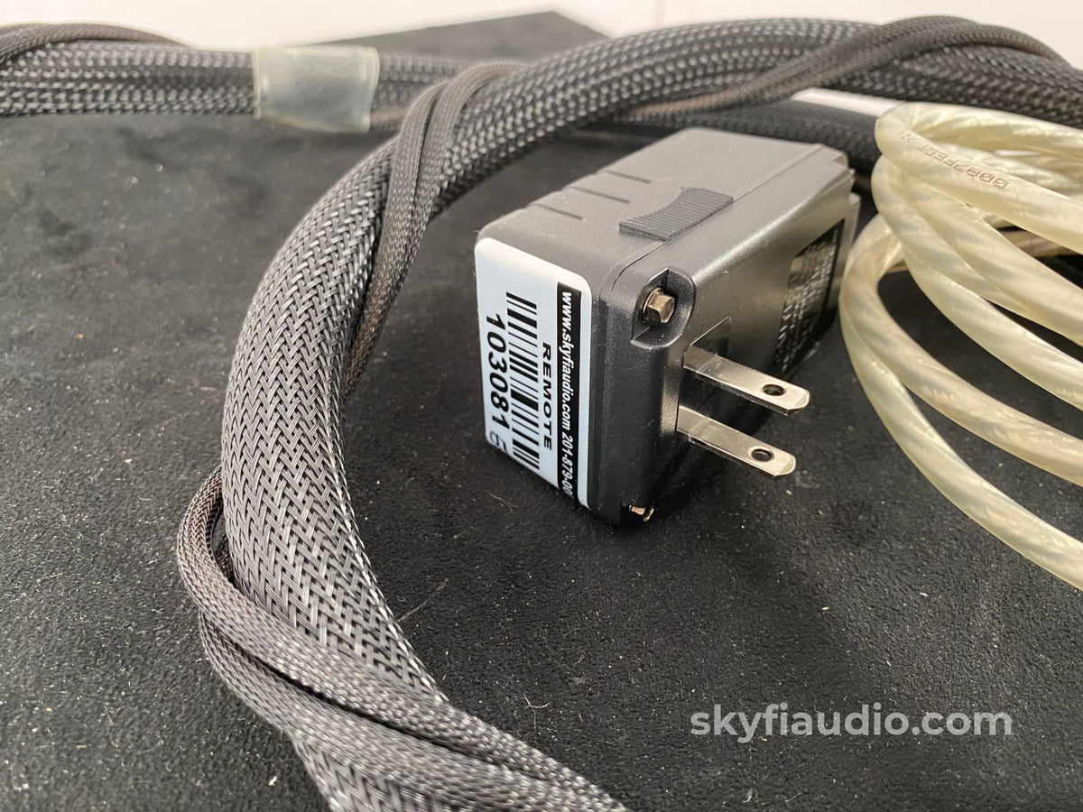 Synergistic Research - Tesla T3 Power Cable 20 AMP - 5FT