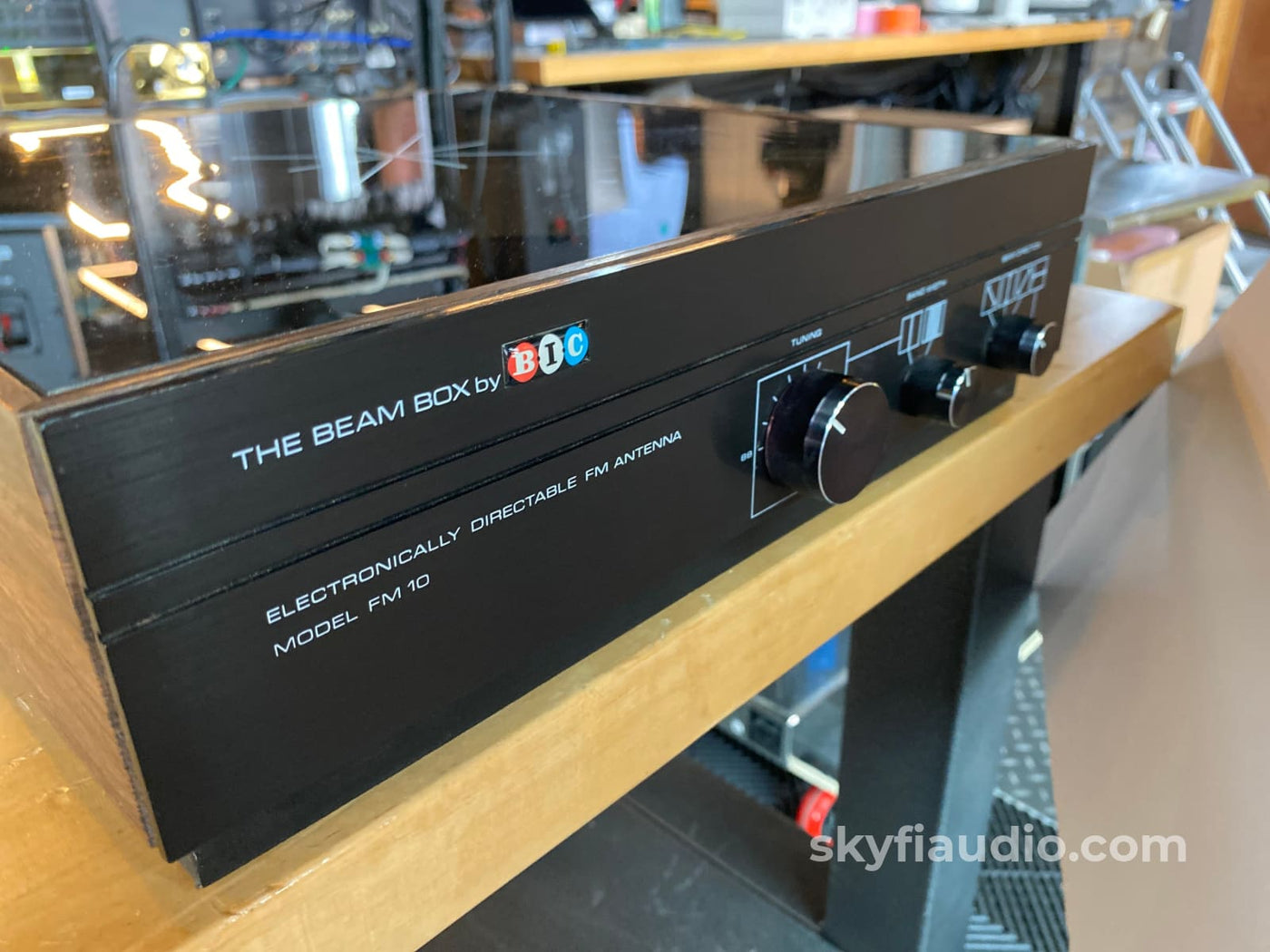 The Beam Box by BIC - Model FM 10 - Electronically Directable FM Anten