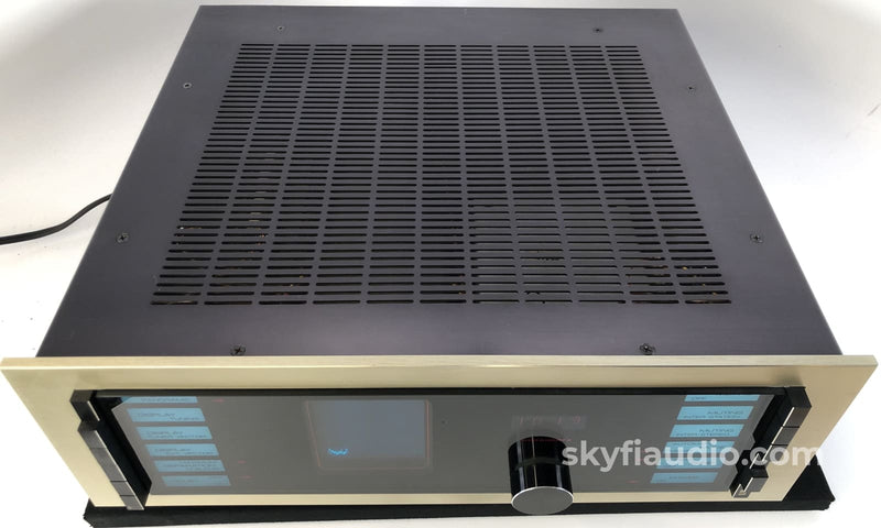 The Sequerra Model 1 FM Tuner in a SUPER RARE GOLD FINISH – SkyFi Audio