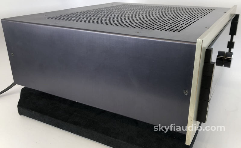 The Sequerra Model 1 FM Tuner in a SUPER RARE GOLD FINISH – SkyFi Audio