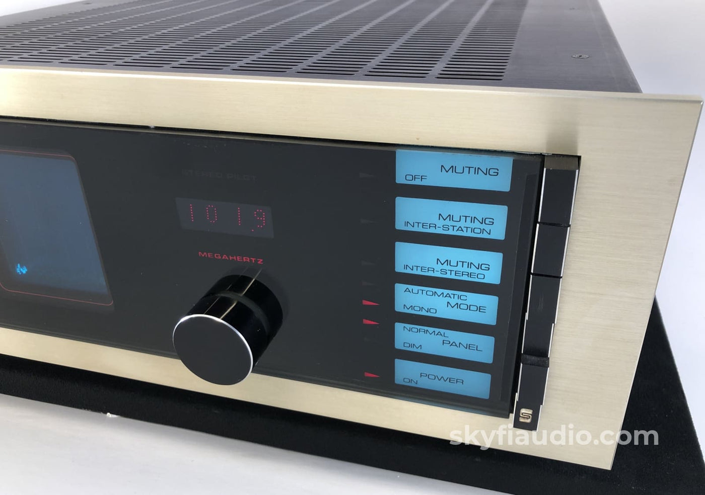 The Sequerra Model 1 FM Tuner in a SUPER RARE GOLD FINISH