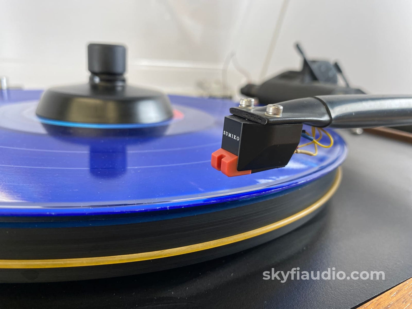 VPI HW-19 Turntable with Tangential Tonearm and Pump - In Dark Mahogan